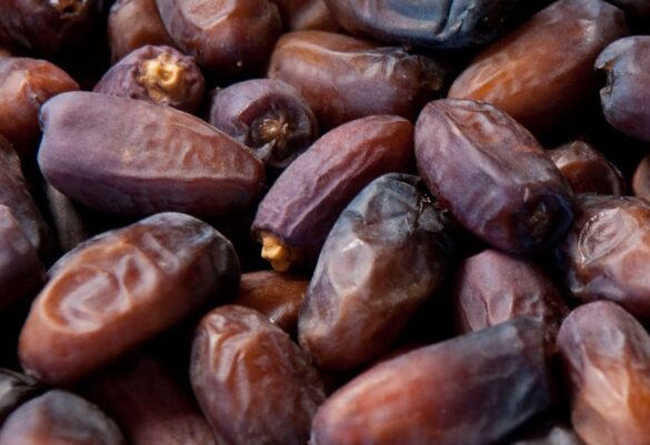 22 Different Types of Dates and Health Benefits of Dates